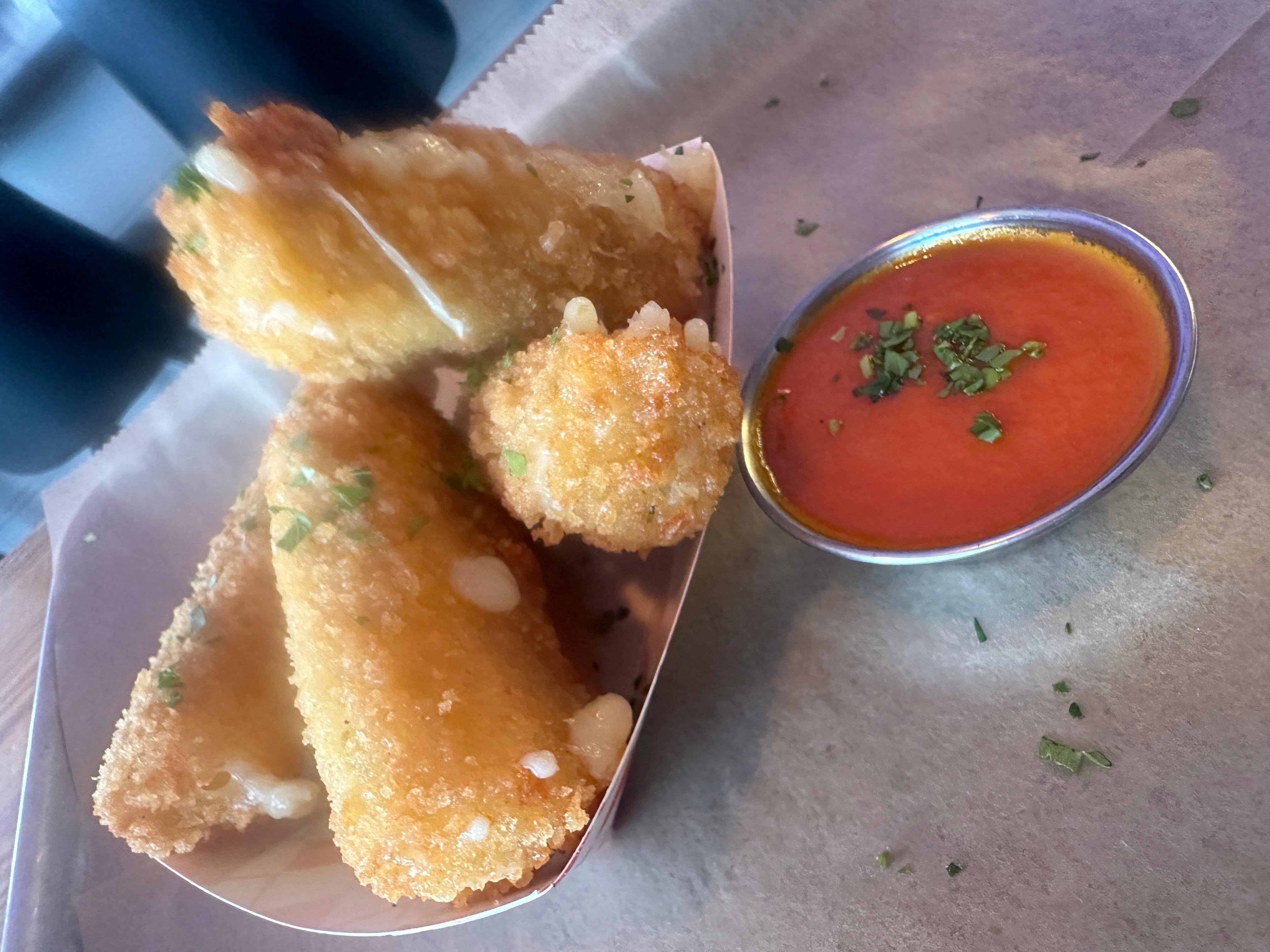Batesy's BBQ - Fried Cheese Sticks