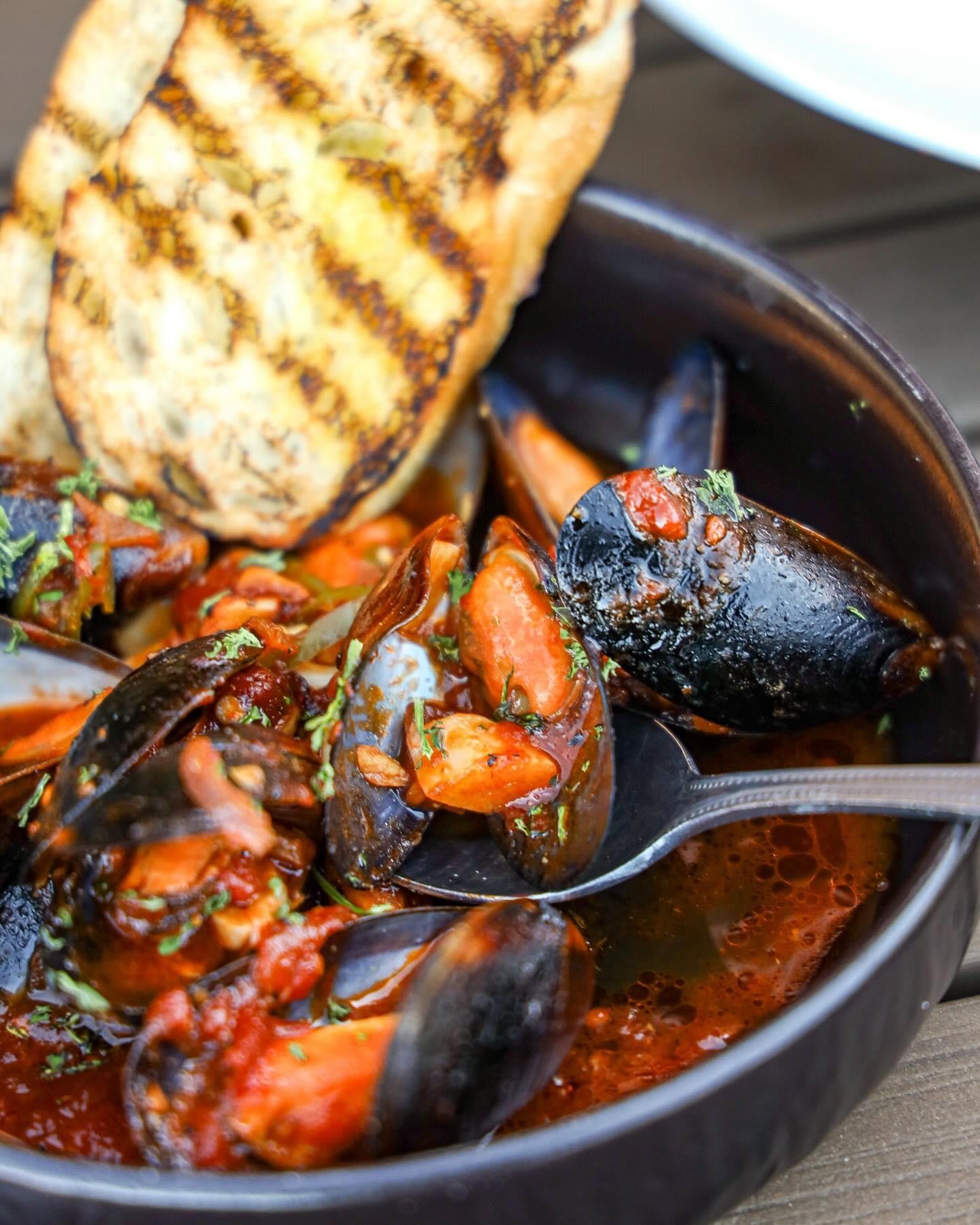 Naples Italian Ristorante & Pizza - Mussels and Clams