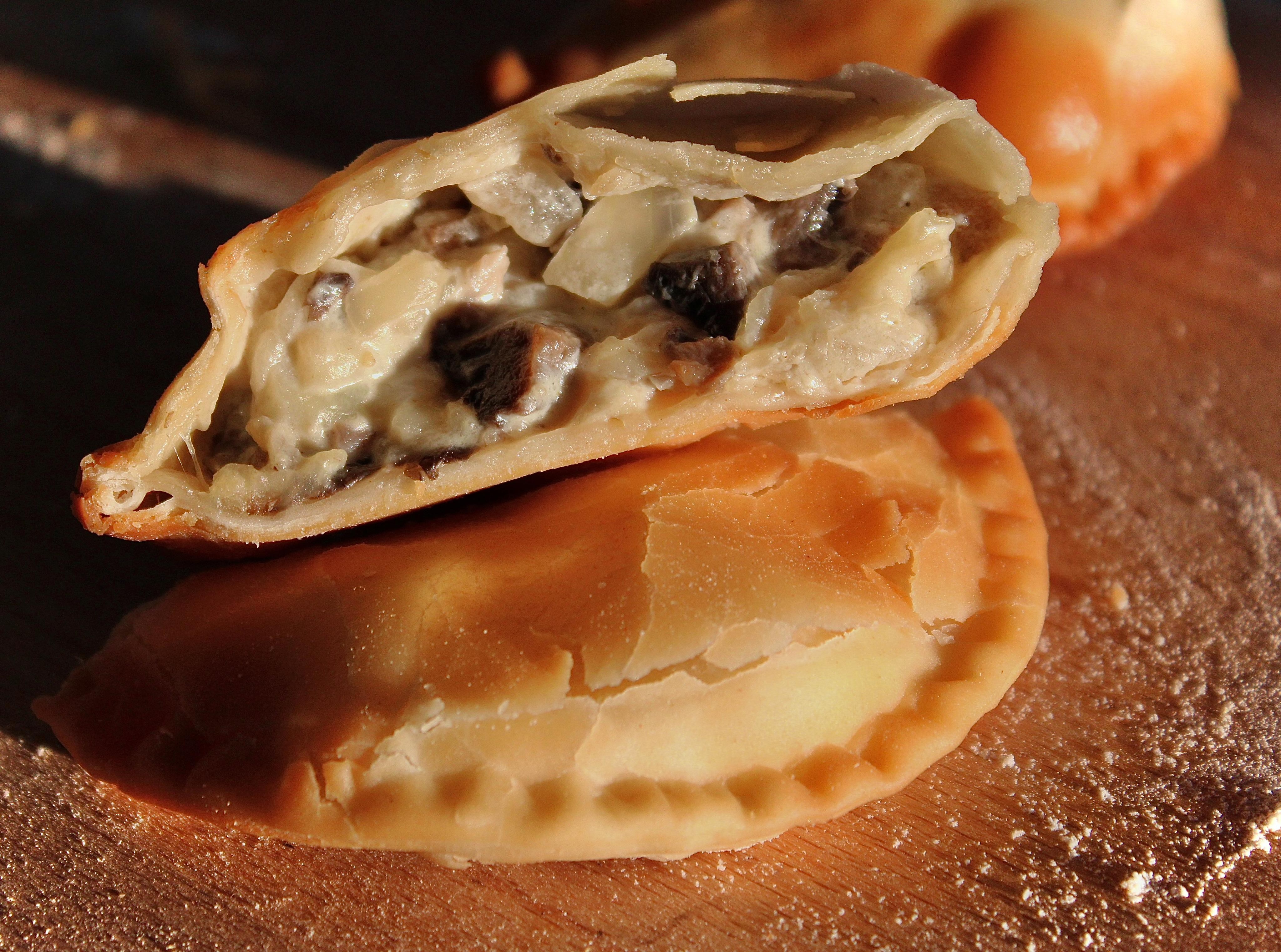 Canaima Pastelitos - Pastelitos champiñón con queso ( mushroom with ...