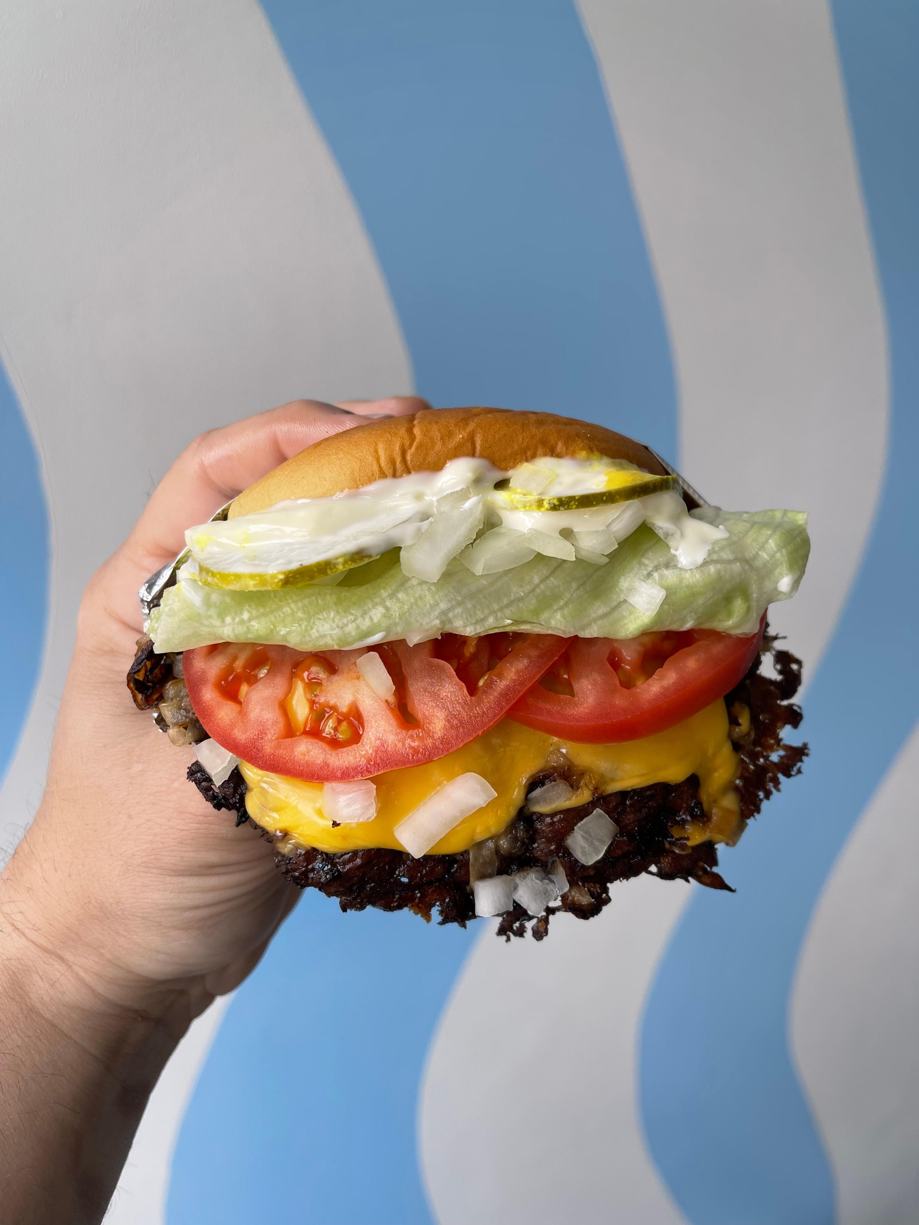 Sexton's Burger Bar - Gahanna 921 E Johnstown Rd - Classic Deluxe