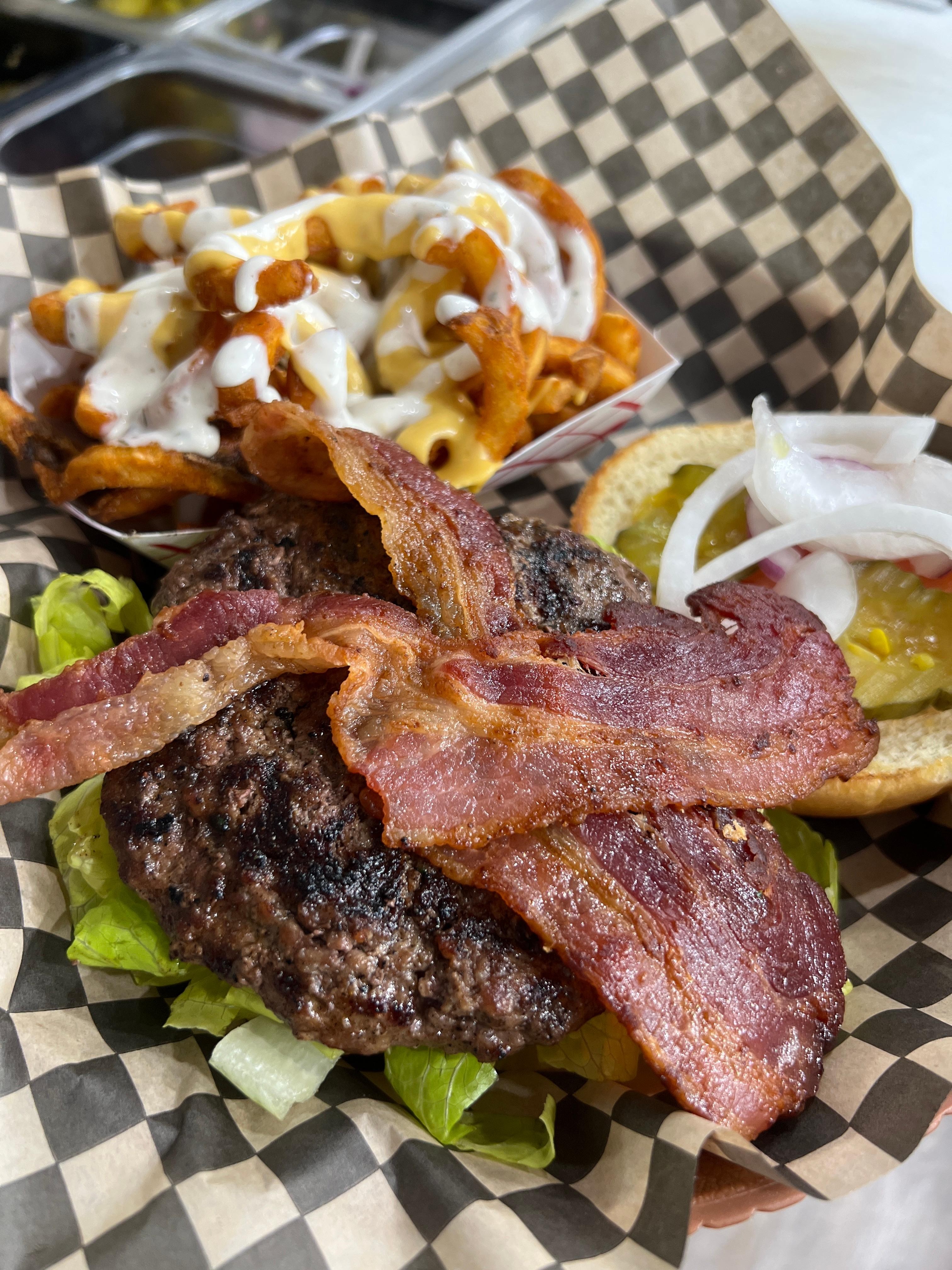 DW Grill And Catering - Bacon Hamburger (no cheese)