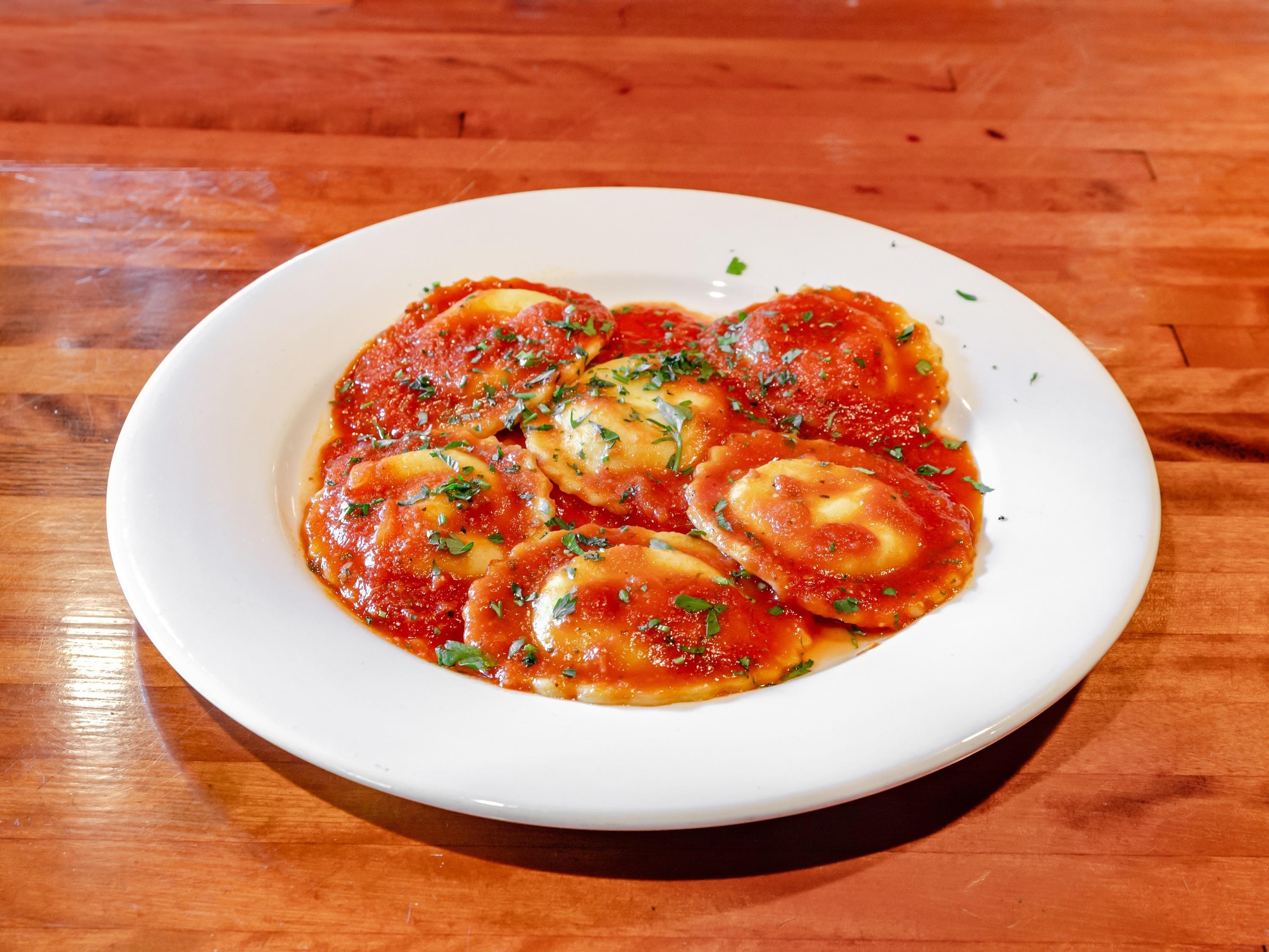 GP's Restaurant Guttenberg - Cheese Ravioli