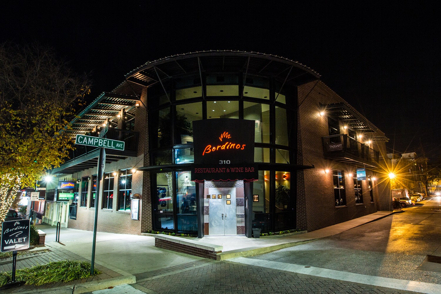 Bordinos 310 W. Dickson Street | Toast