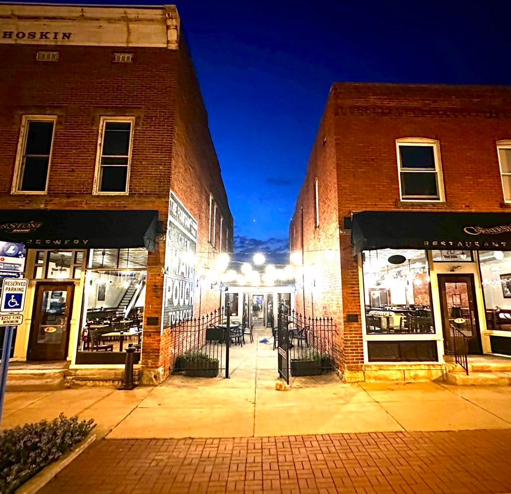 Madison Brewing Company 70 W Main St - 5oz Mango Tango