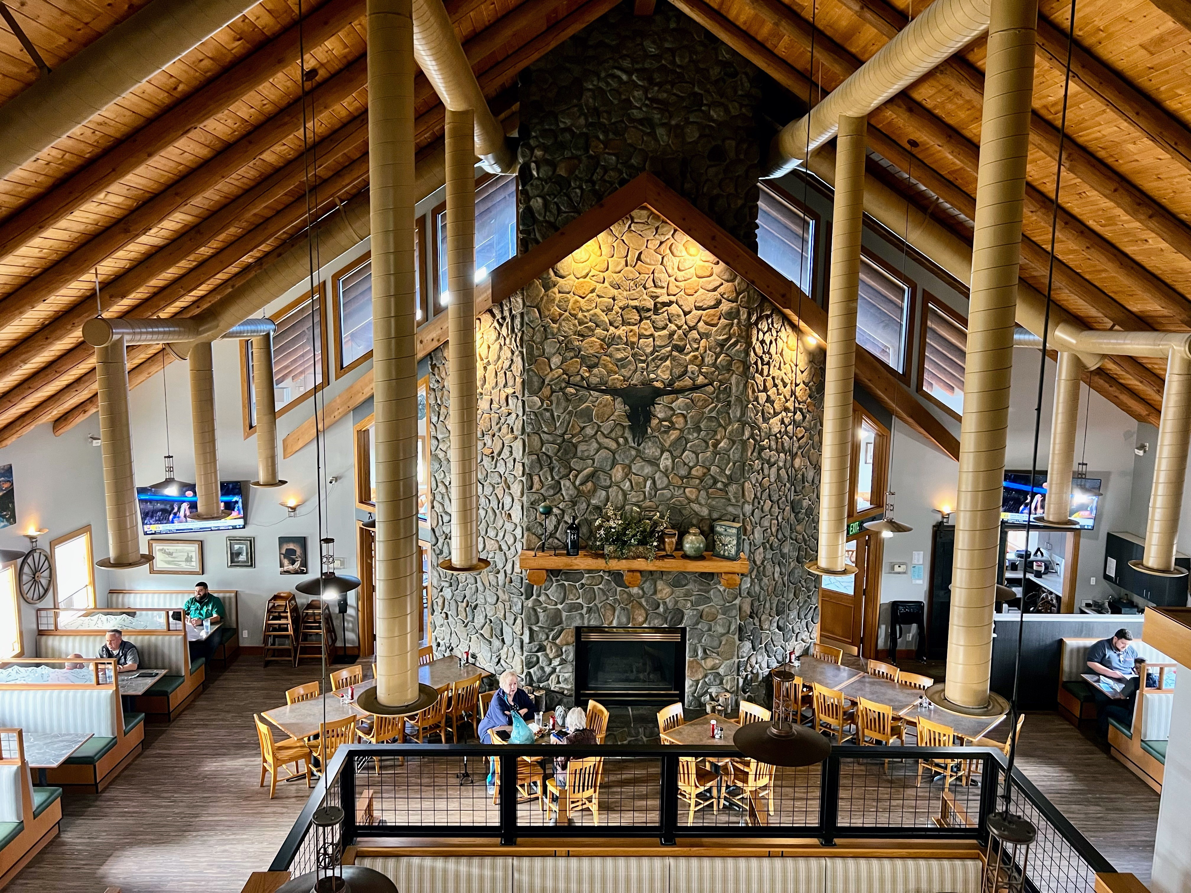 Snipes Mountain Restaurant & TapHouse 905 Yakima Valley Hwy | Toast