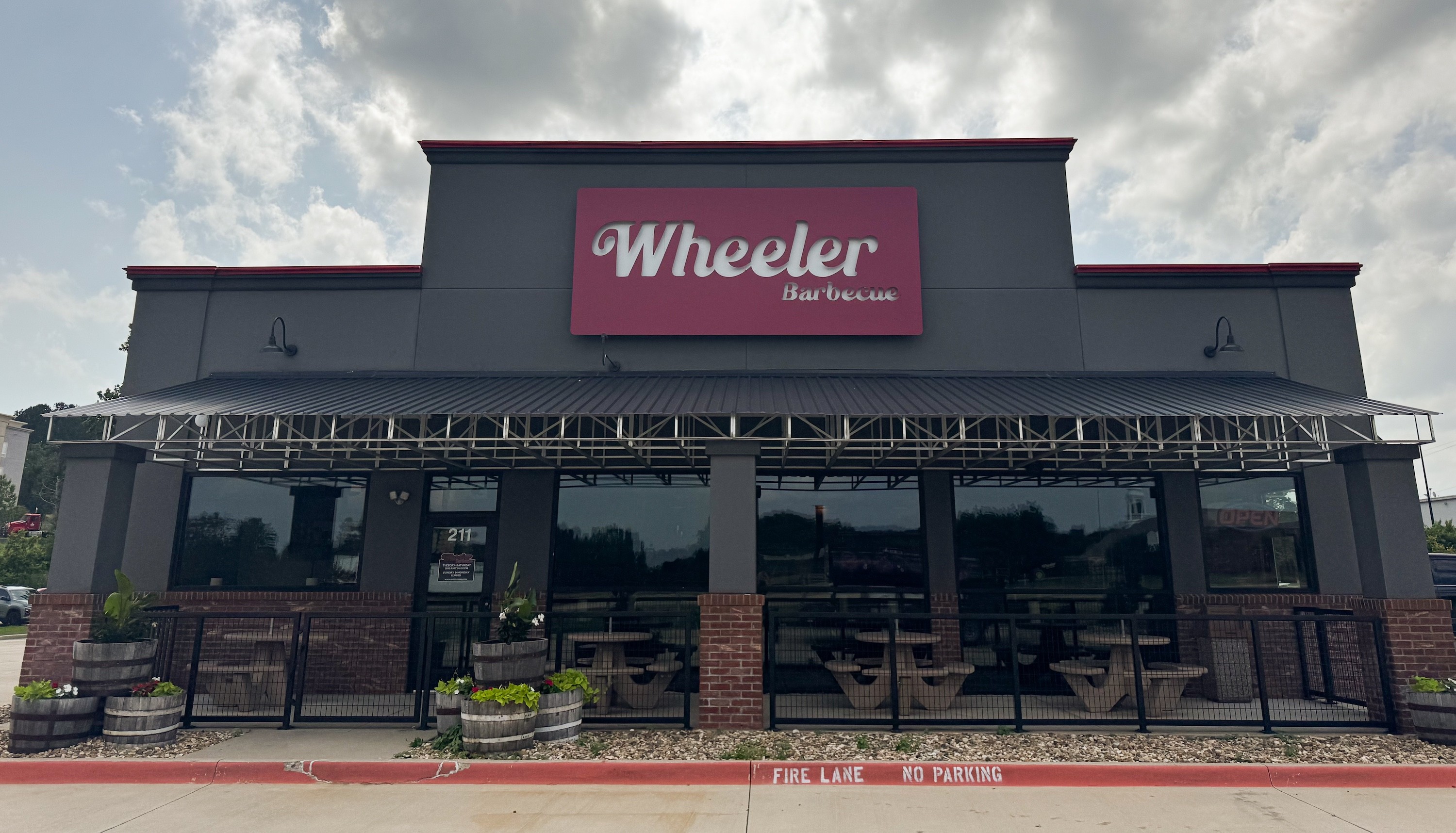 Wheeler Barbecue 211 N HWY 75 - 2 LB FAMILY PACK