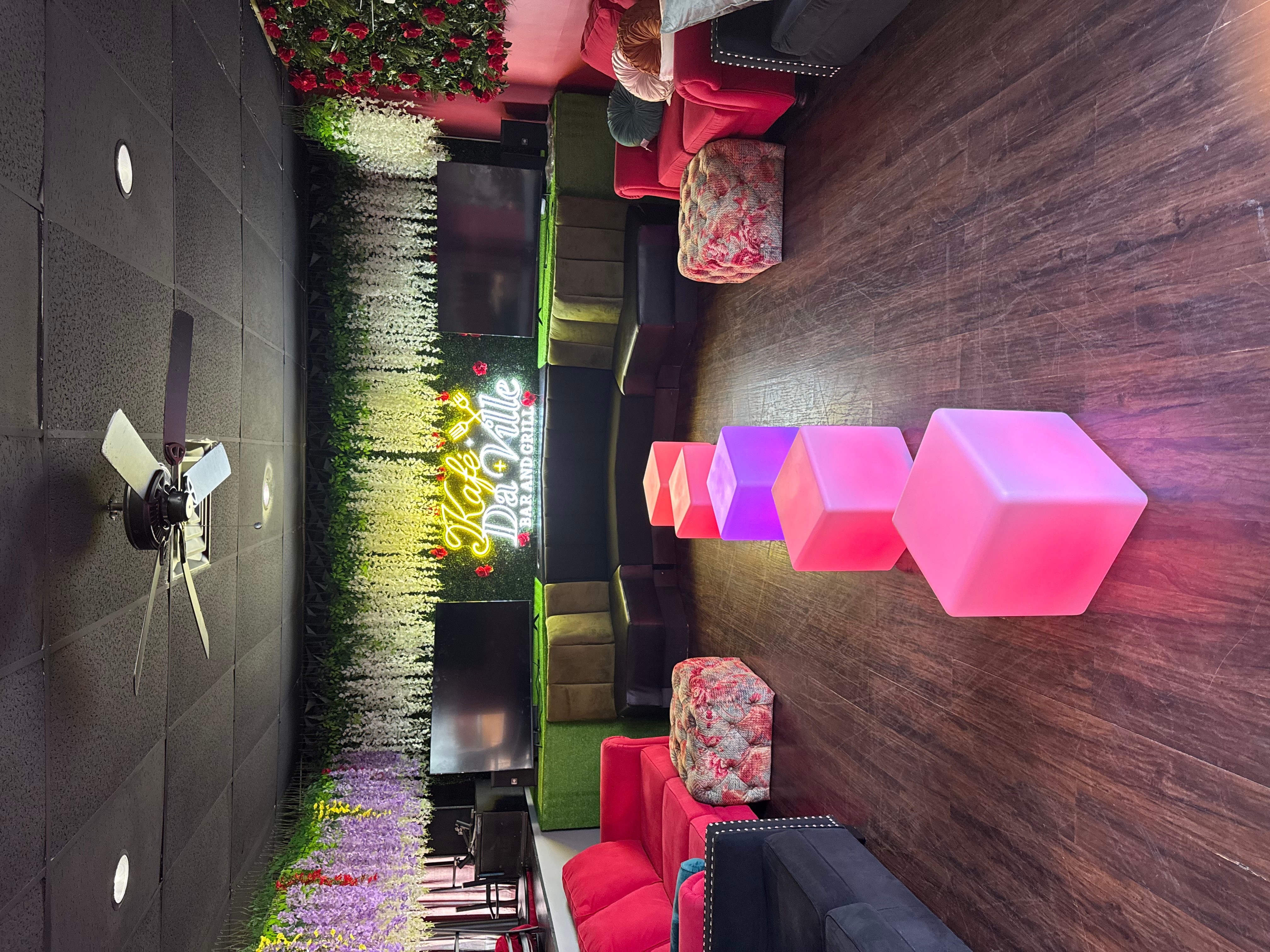 Kafe Da Ville Bar and Grill 401 South Ridge Street | Toast