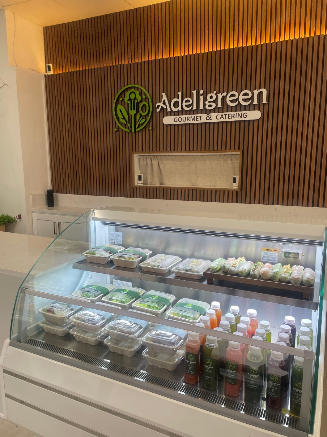 476 North Western Avenue - Finger Food