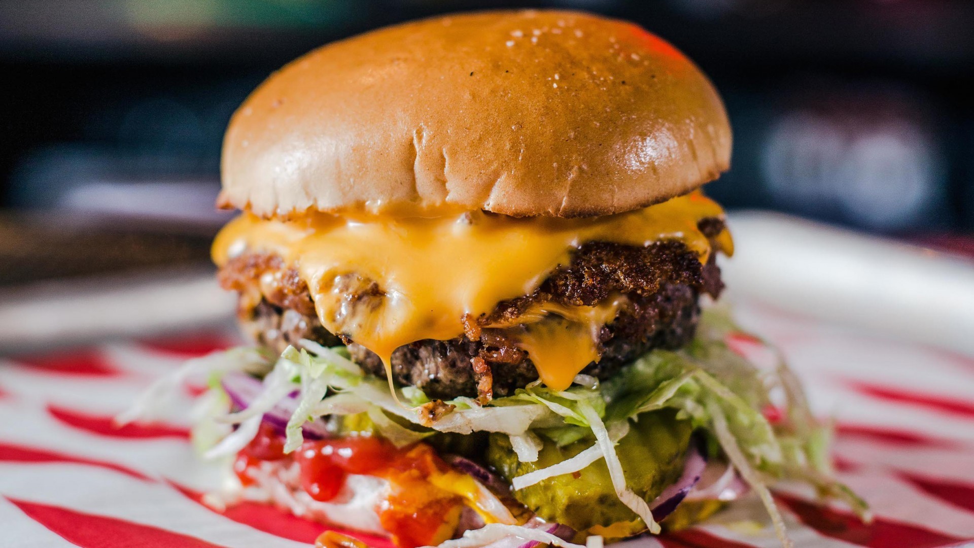 Hippie Burger - Hippie Dippy with chips