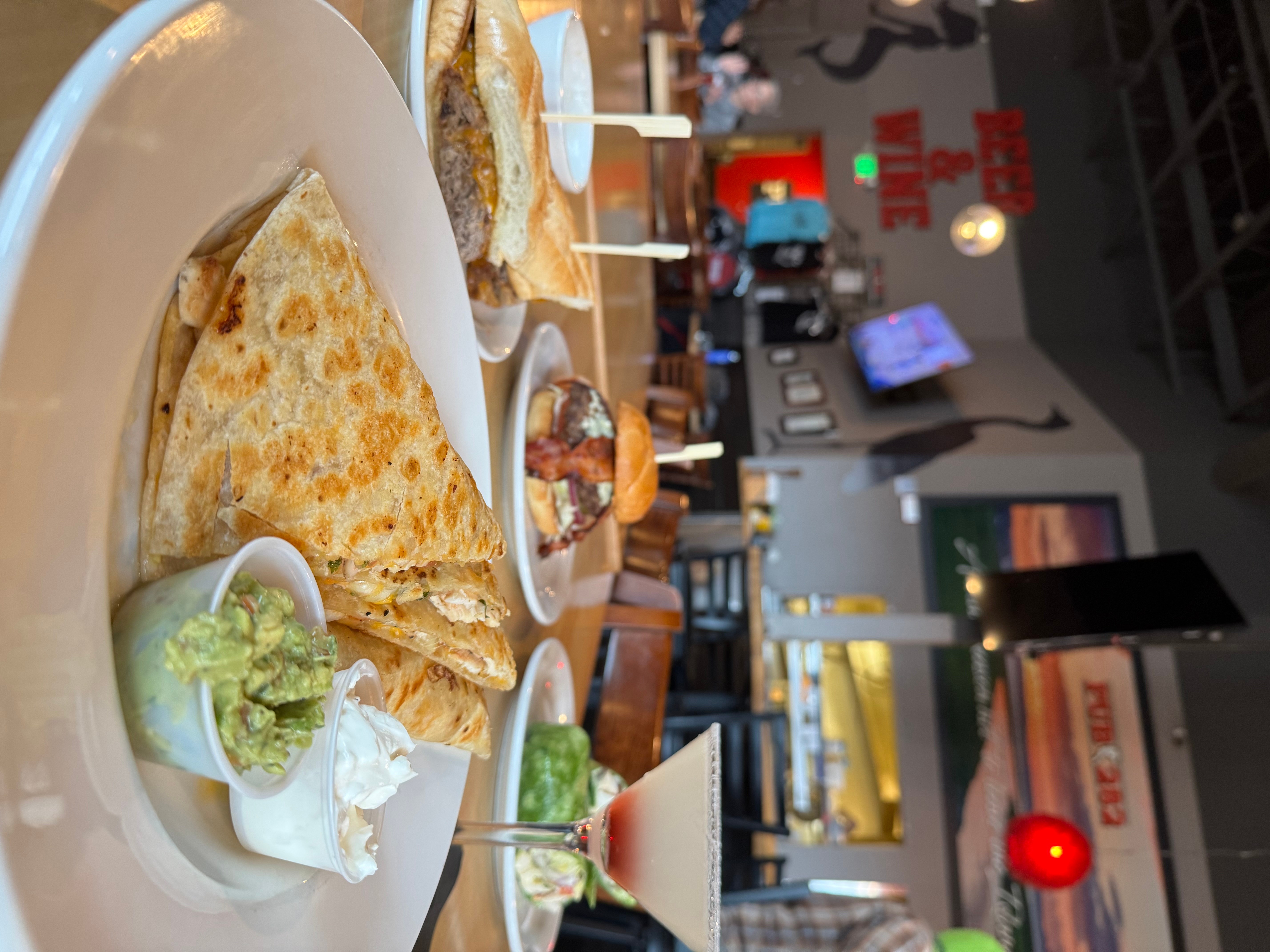 PUB 282 370 NE Camano Dr - Classic Burger