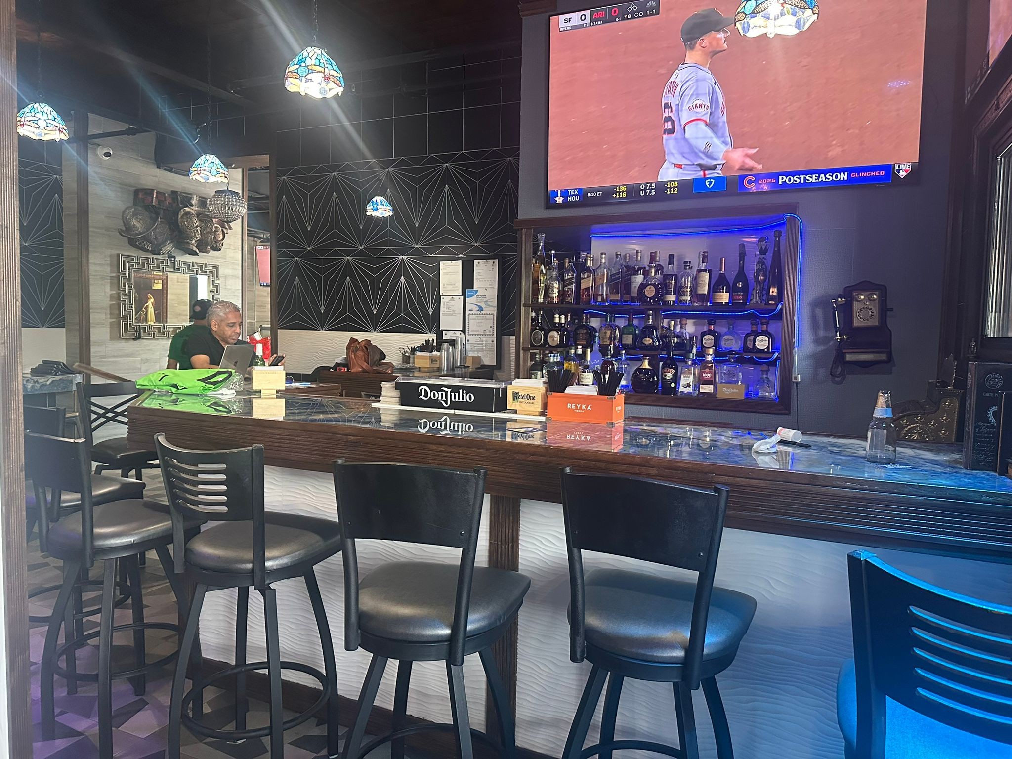 Joey Bar & Grill 1936 Revere Beach Parkway | Toast