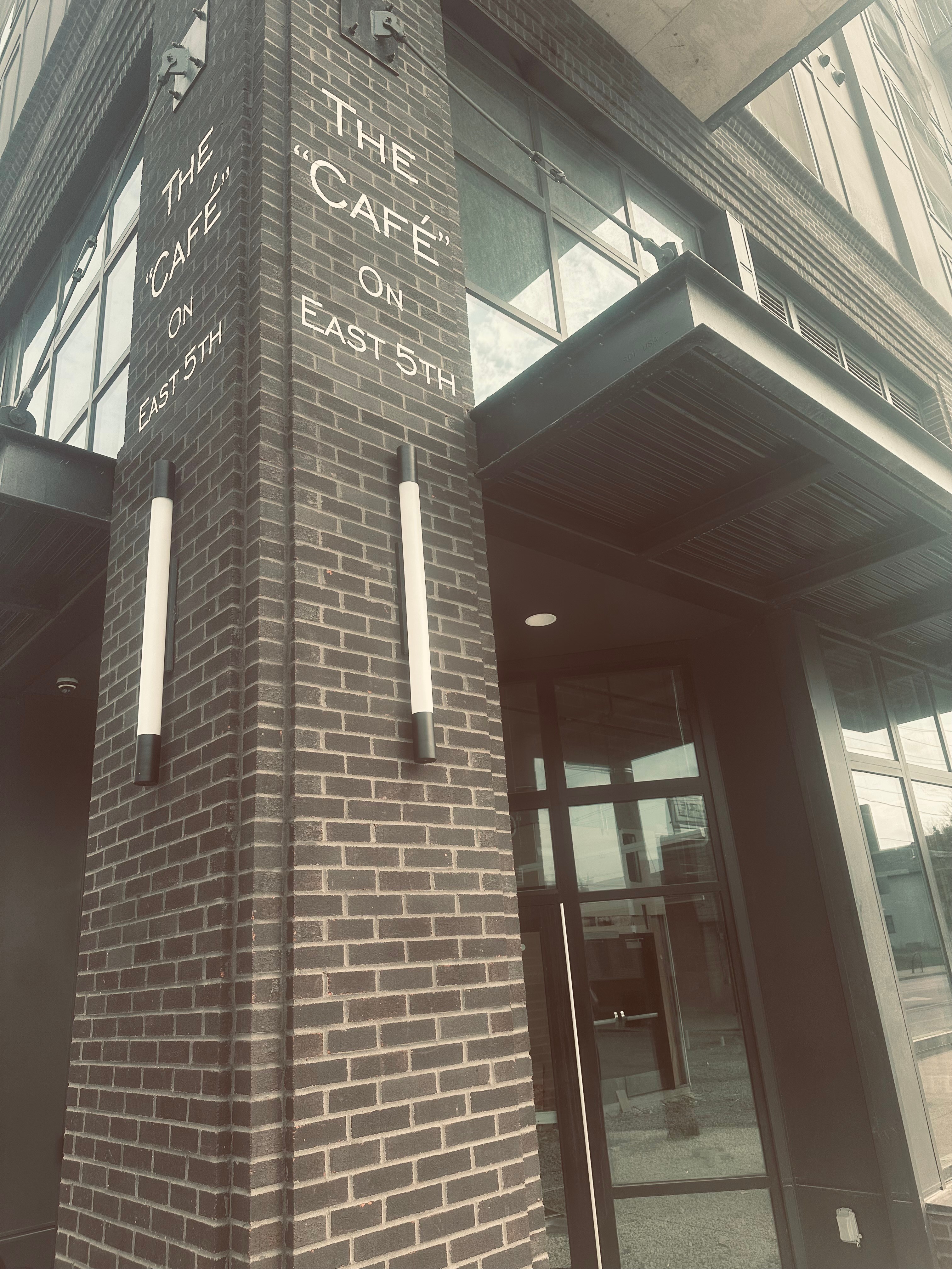 Ozzie's Kitchen + Tavern Ozzie's Kitchen + Tavern | Toast