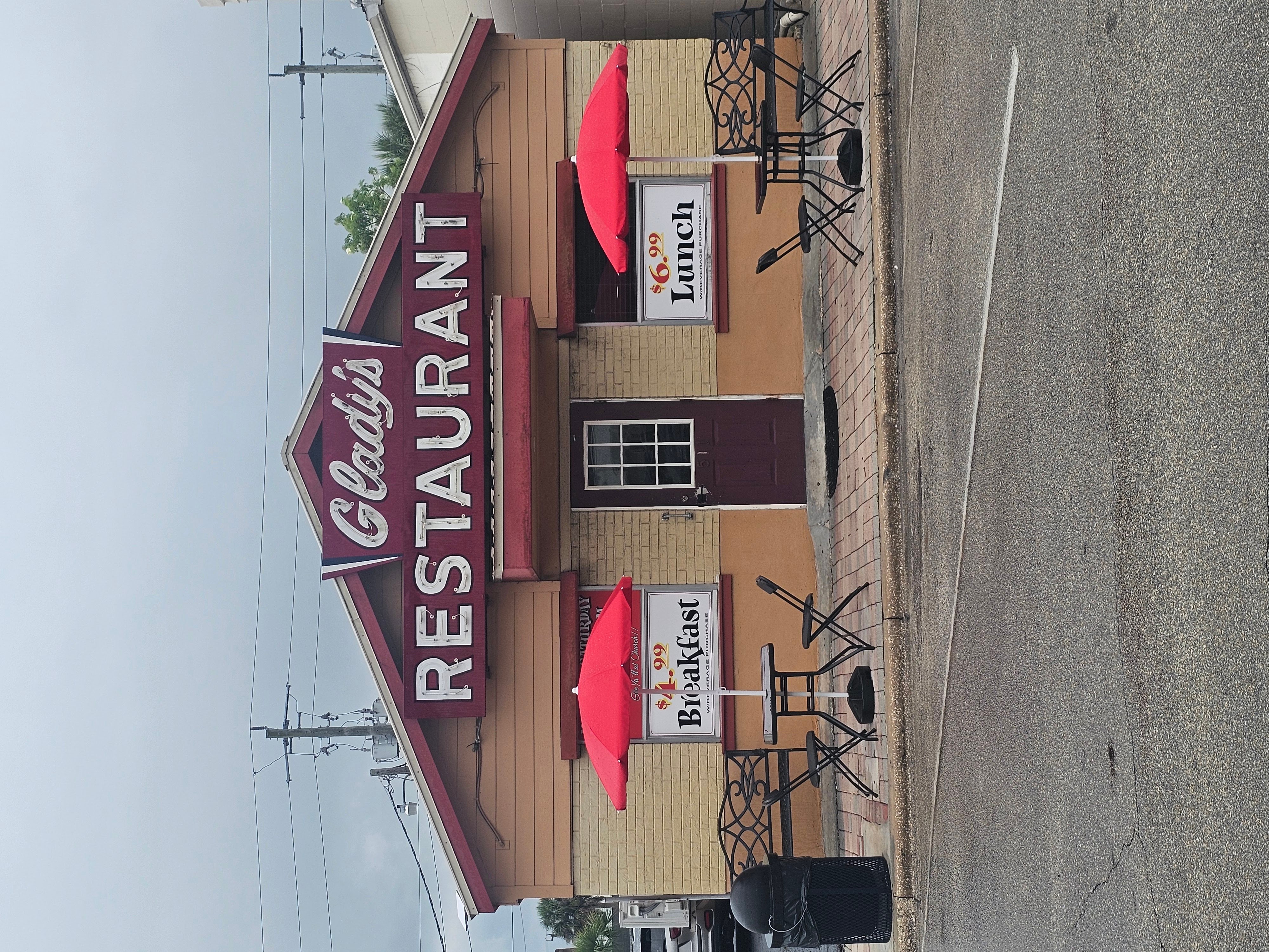 511 sw Park St - CBH & Eggs