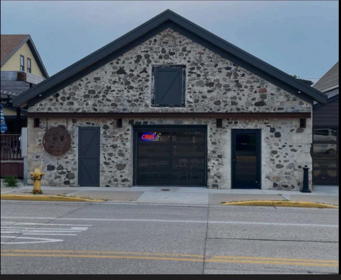 Carriage / Slinger House 100 West Washington Street | Toast