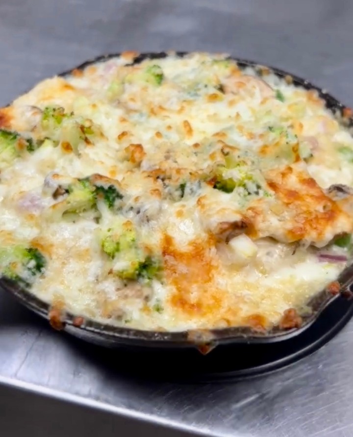 MacCheesy's - Springfield, MO 1920 E Independence St - Frito Chili Mac ...