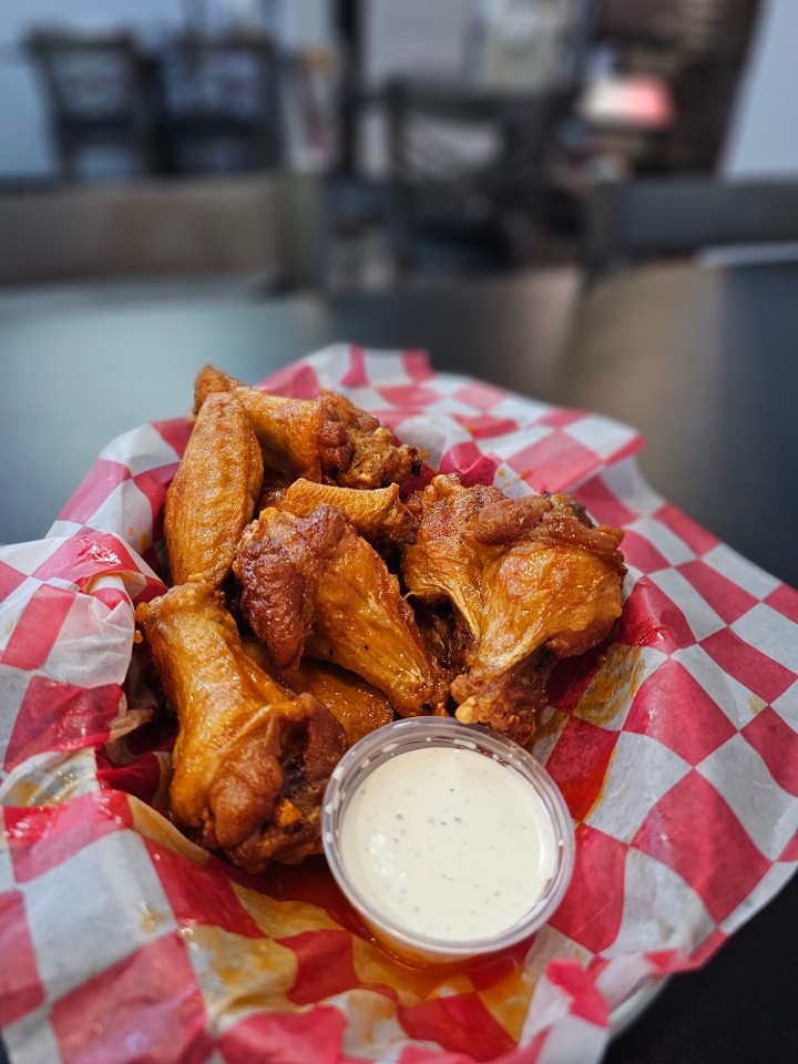 Presutti's - Traditional Wings (16)