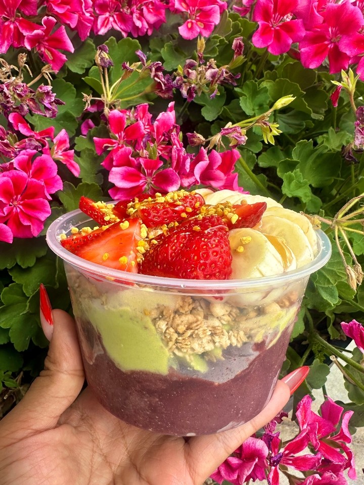 Vibras Juice Bar 2 - Matcha Acai Bowl