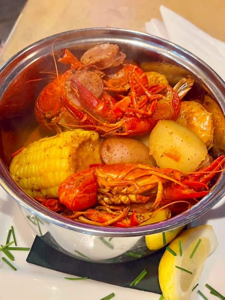 Kane's Lobster Pot and Bourbon Bar - Crawfish Boil