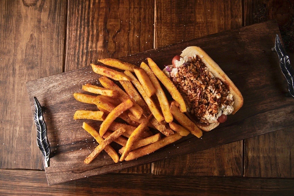 Resolute Hospitality Group, LLC - Mutt & Jefferson BBQ Slaw Dog