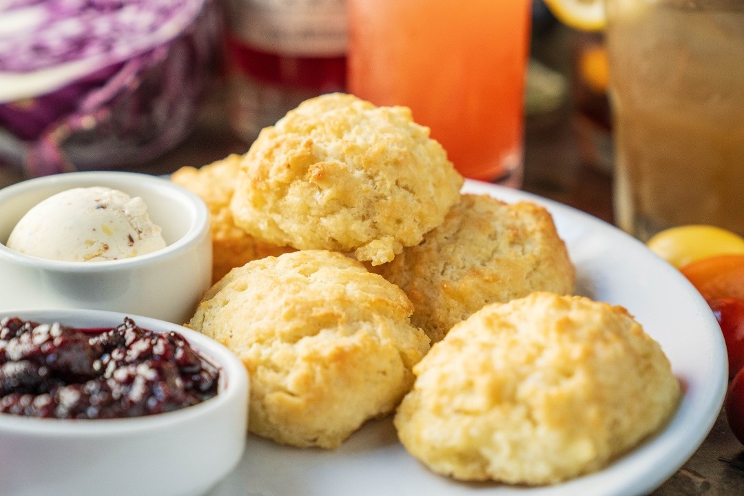 B. Matthew's Eatery - b. Matt's Famous Biscuits