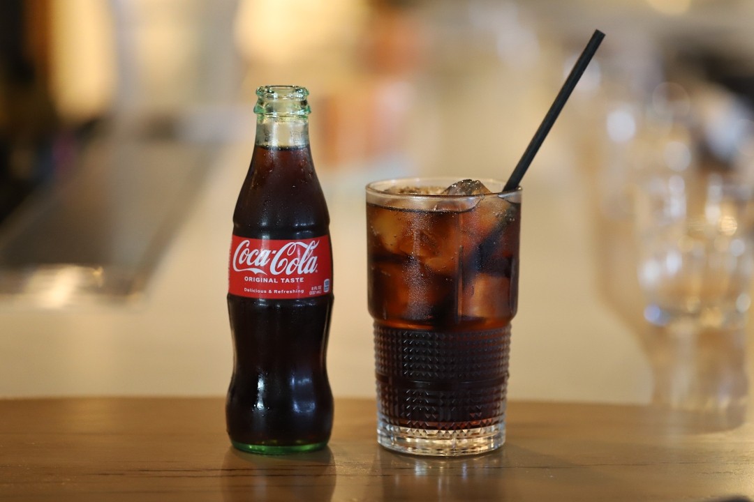 Jemma Hollywood - Coke