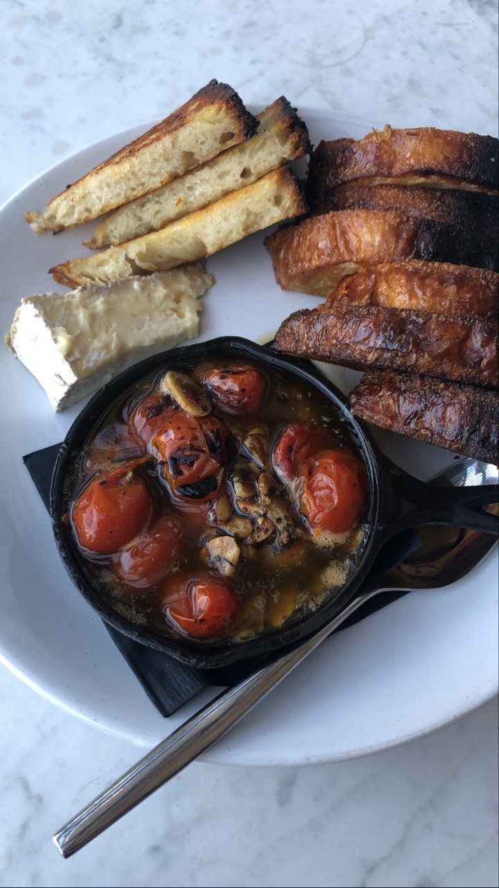 Downtown PUBlic House - Tomato Addiction