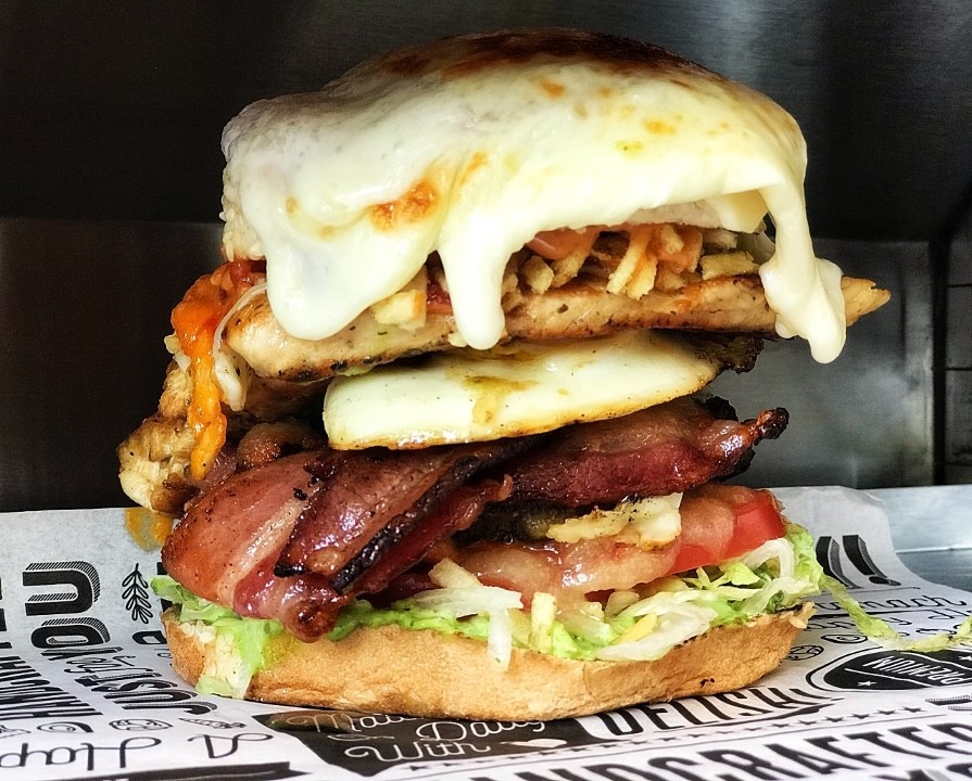 Grattin Dog 1006 e altamonte dr suite 1002 - GRATTIN BURGER