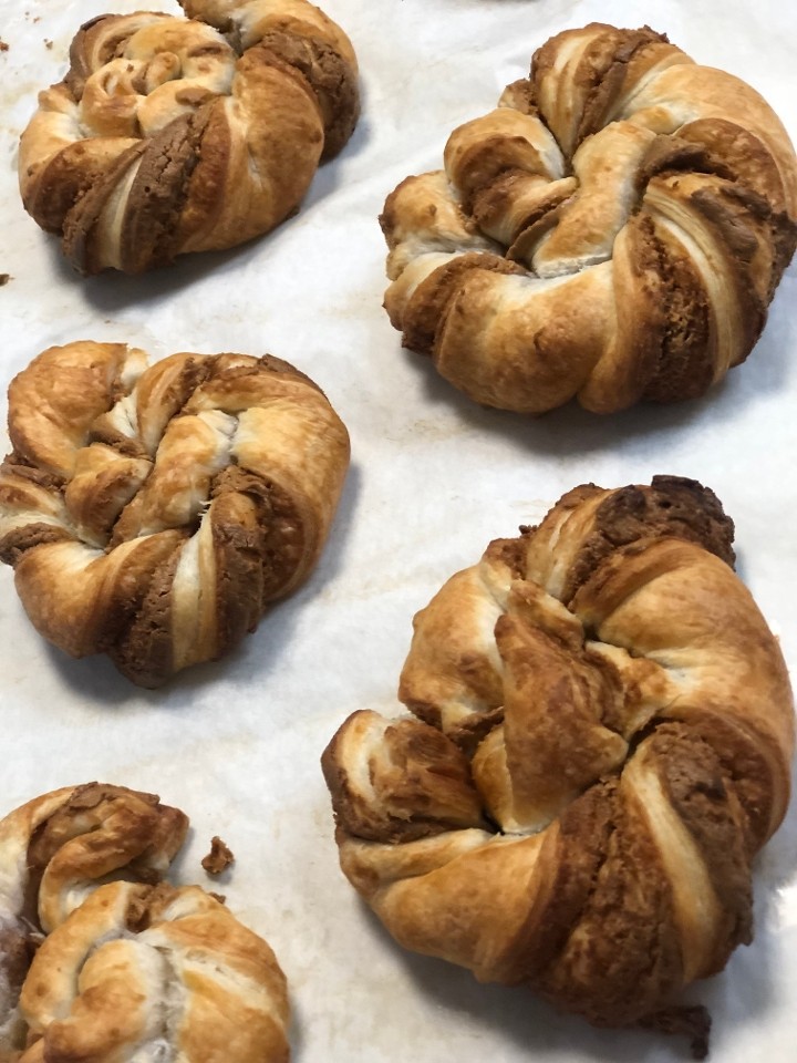 B's Bagels & Bialys - Biscoff Puff Pastry