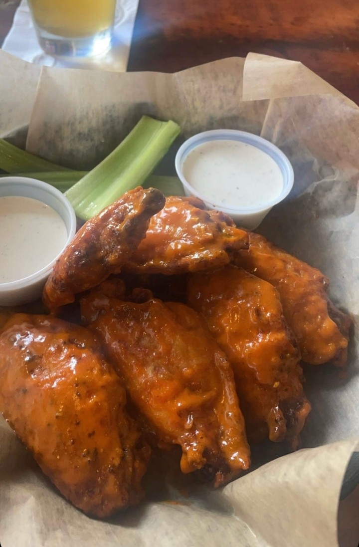 Dock Rotz Tavern - 6 Traditional Wings