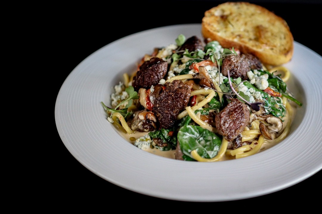 Vai's Italian Inspired Kitchen + Bar - Short Rib + Rigatoni