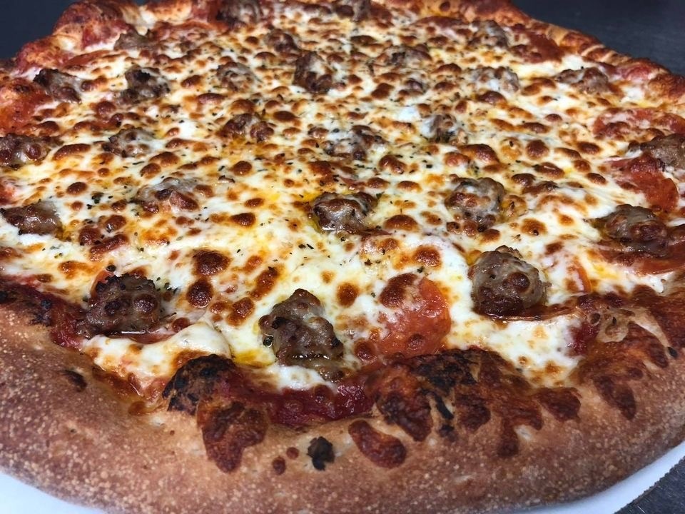 Pizza Hoss - EMORY RD Emory - Medium Big Show Pizza