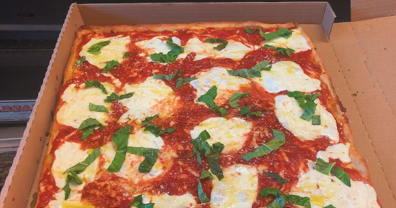 Mangia Trattoria Pizzeria | Delran, NJ - Mangia House Chicken Pizza