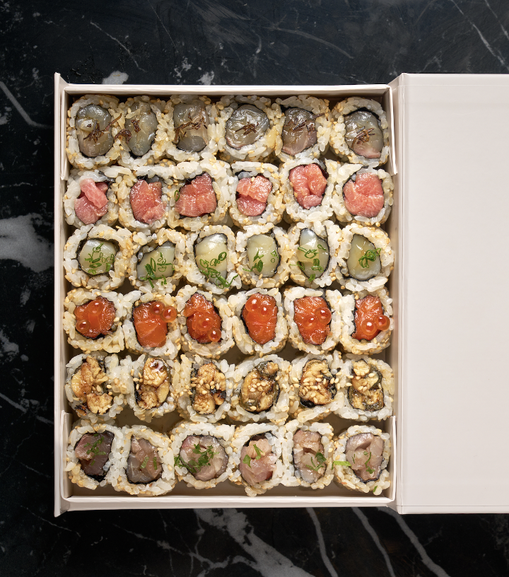 876 6th Avenue - Hamachi Yellowtail Roll