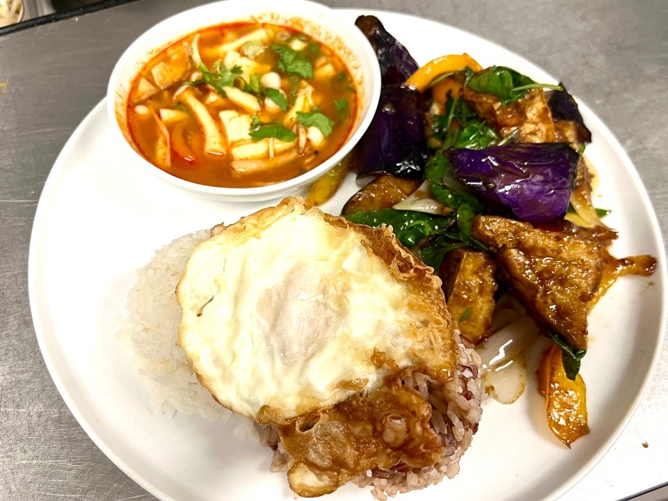 800 Heinz Avenue - Khao Pad Poo