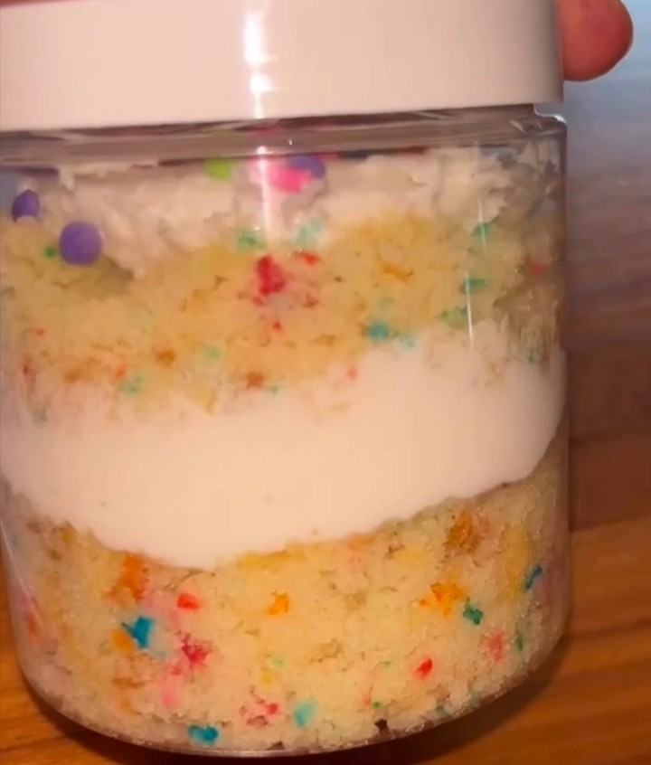 1611 E Kalamazoo St, Lansing, MI 48912 - Funfetti Cake In A Jar