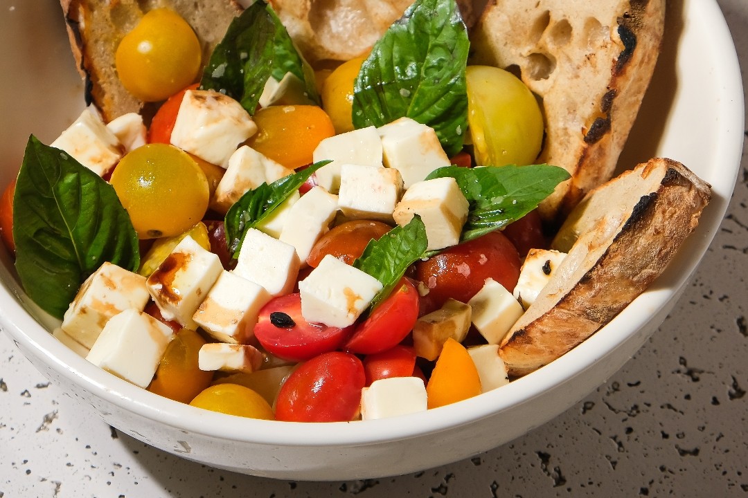 Luca's Brooklyn Pizzeria - Caprese