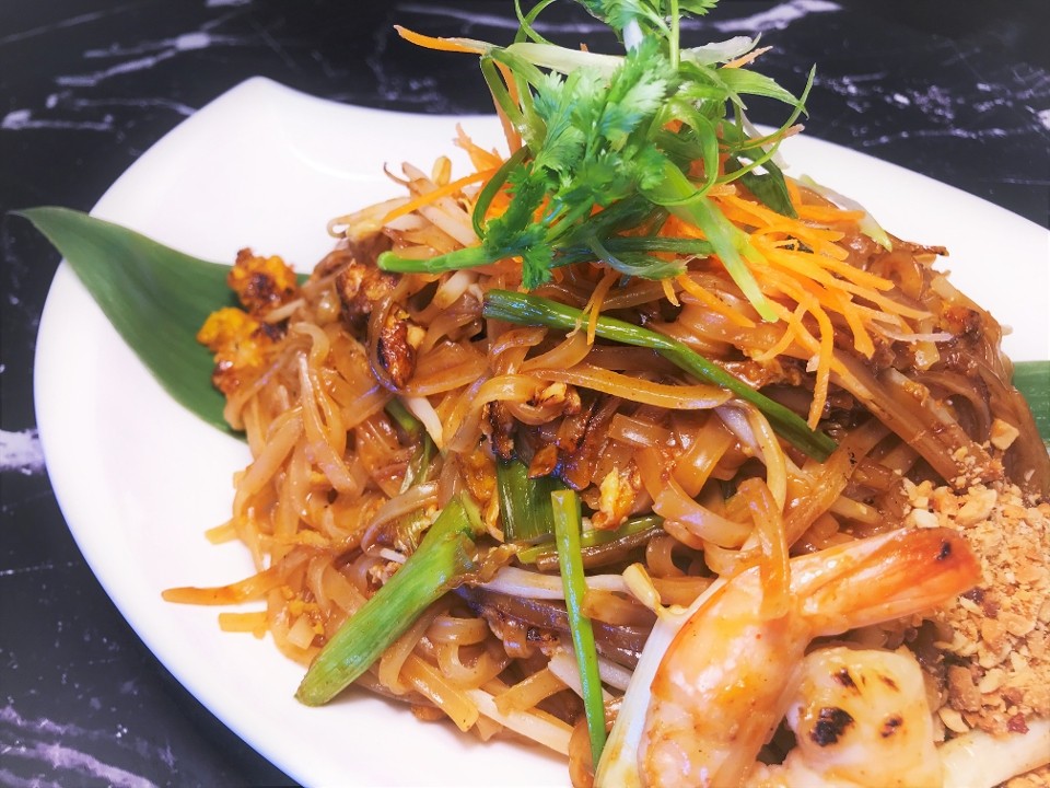 Thai Thani 600 Market St #110 - Pad Thai