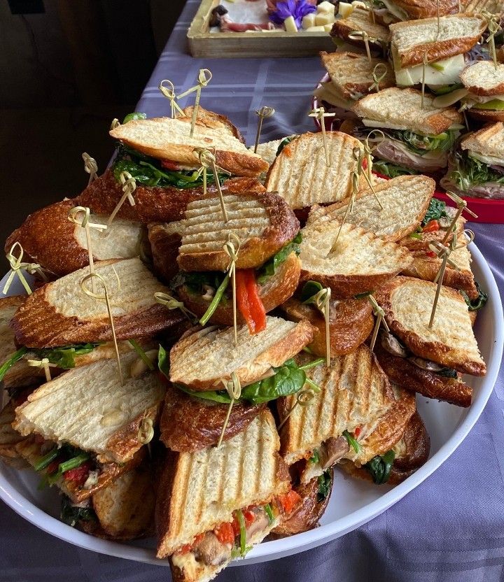 Golden - Assorted Sandwich Platter (Turkey, Veggie) for 15