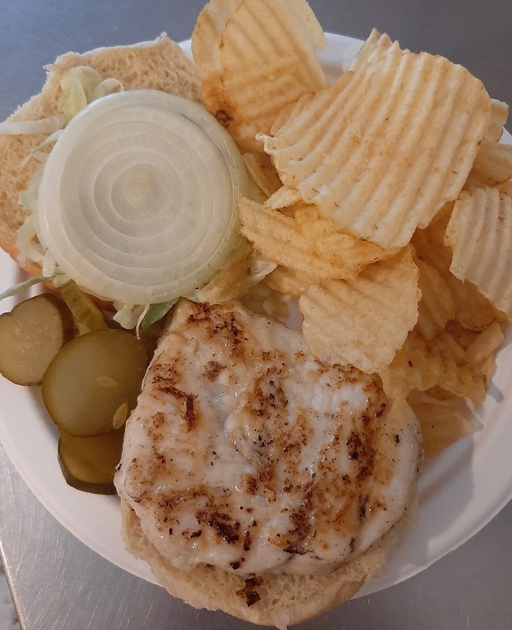 Quatman Cafe - Mason - Chicken Sandwich
