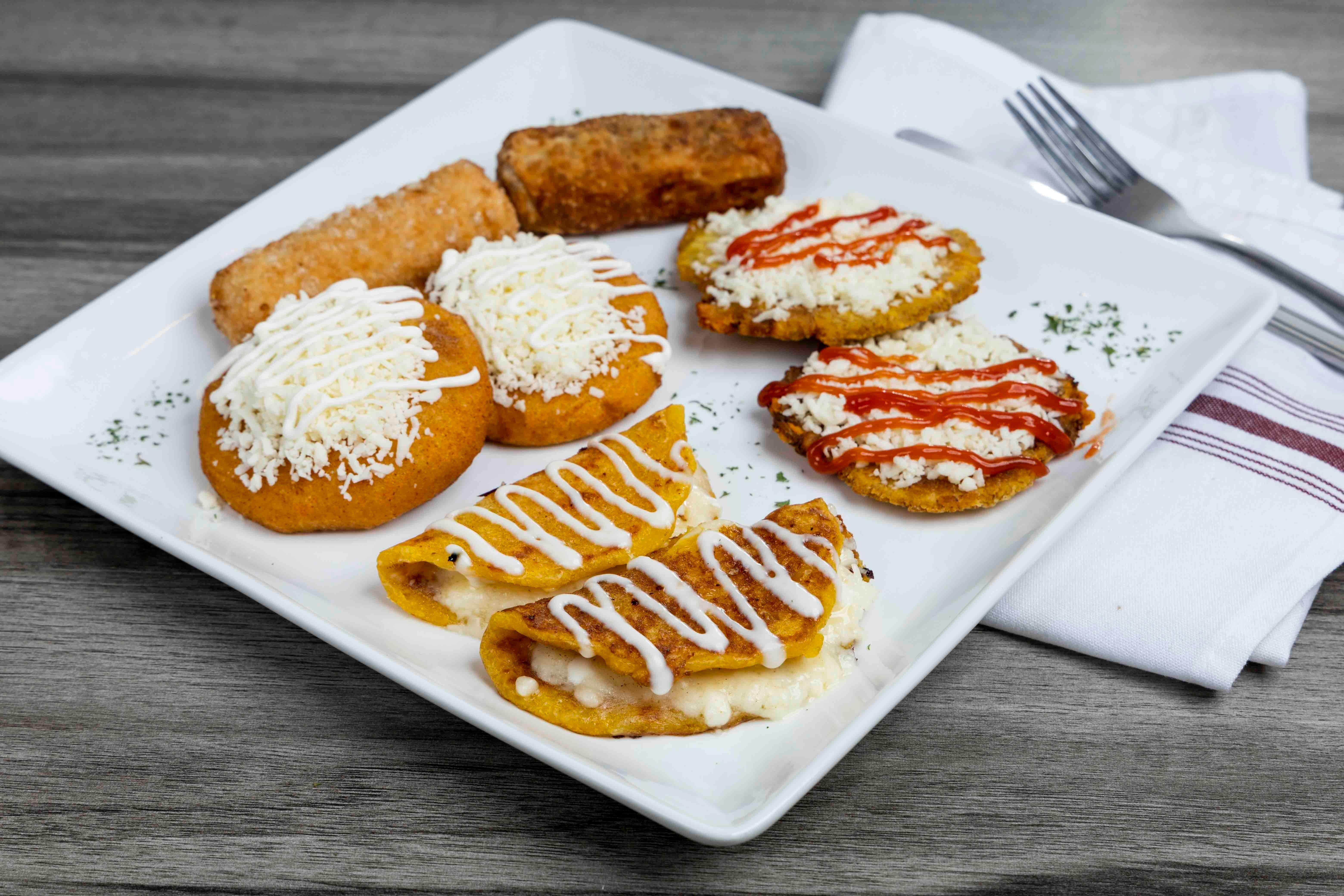 RICA AREPA - Addison - Arepa de Pollo