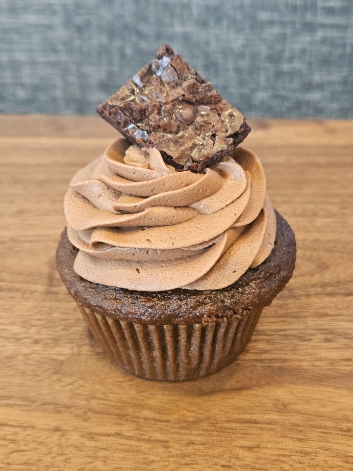 Jonny C's NY Deli and Caterers - Brownie Batter Cupcake