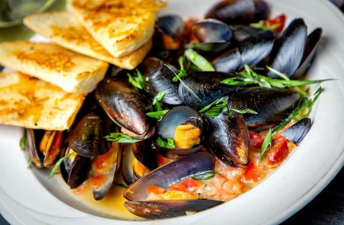 Tracy's Diner - Pound of Mussels
