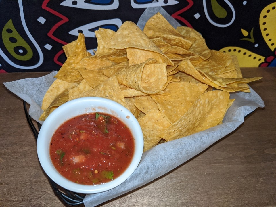 Maizal Mexican Kitchen - Extra Chips and Salsa