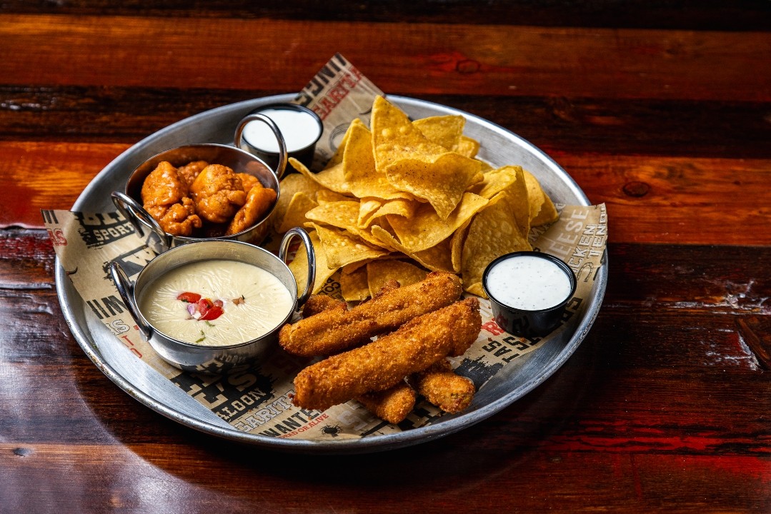 Wild Bill's Sports Saloon Blaine - CLASSIC CHICKEN SANDWICH