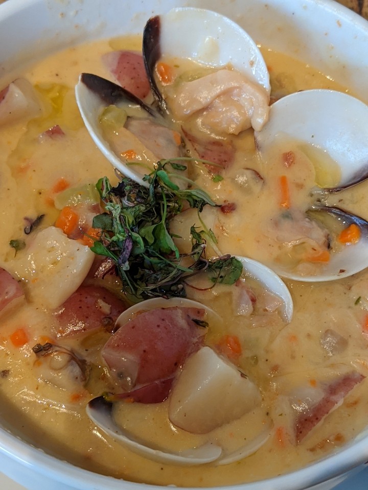 Tap and Vine LLC - Whole Clam Chowder