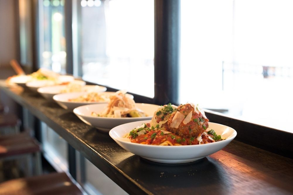 Moretti's of Arlington | Toast