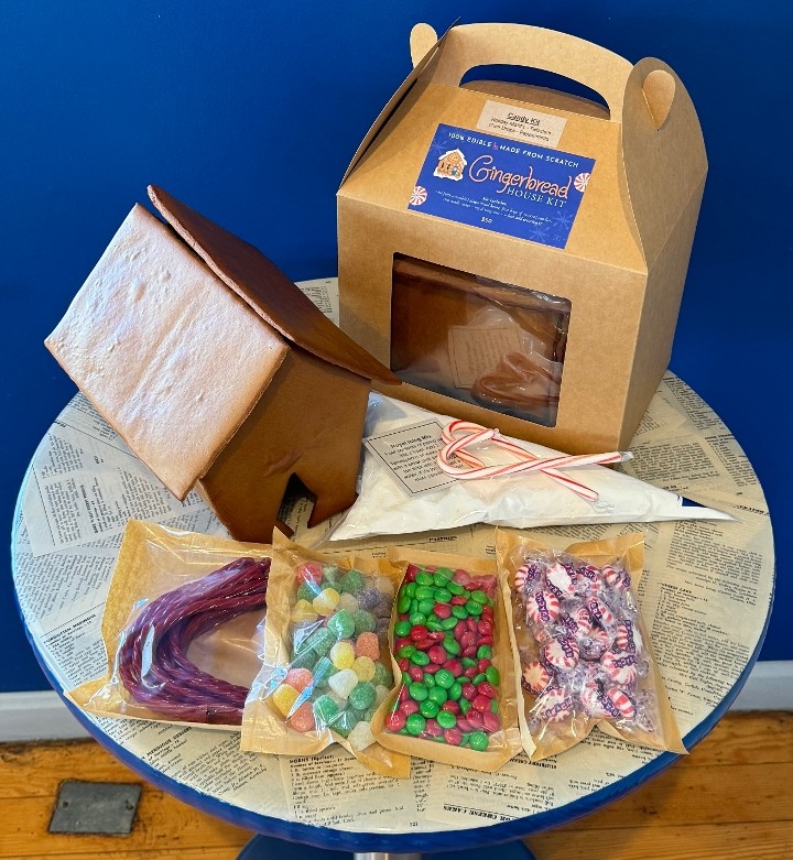 Frost College Hill - Gingerbread House Kit (Candy) (Copy)