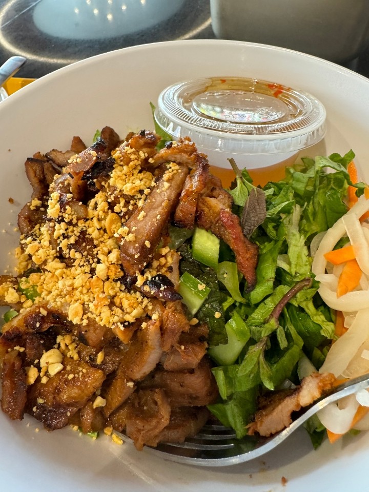 484 S. Salina Street - Bun Thit