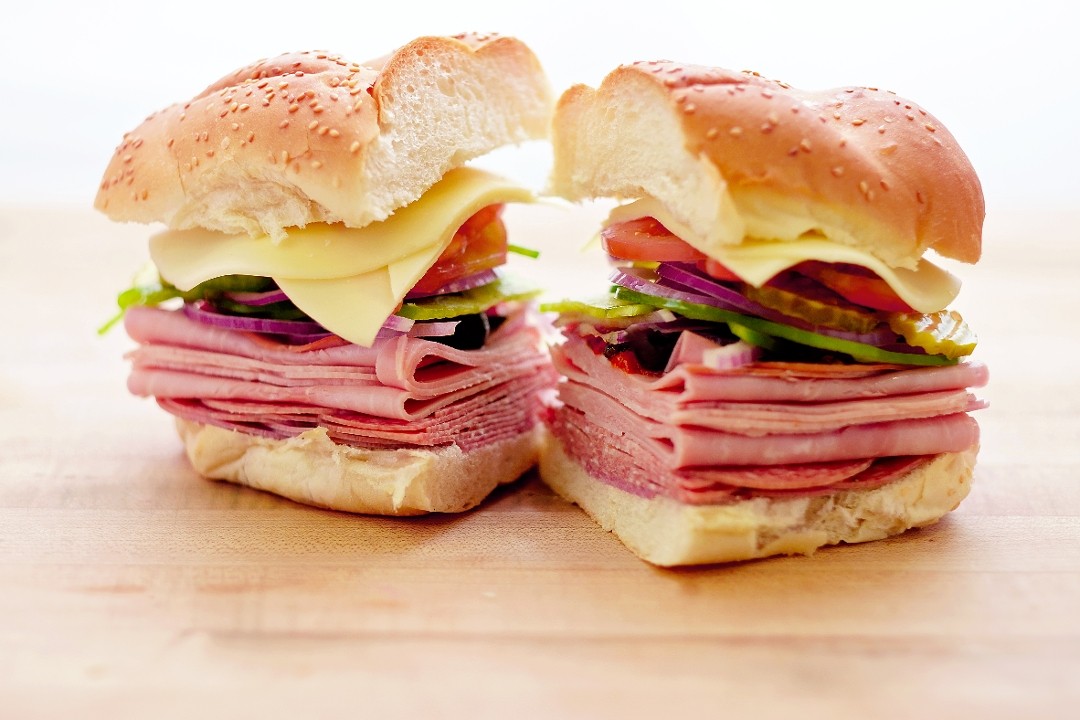 679 U.S. 1 - -LG Italian Sub