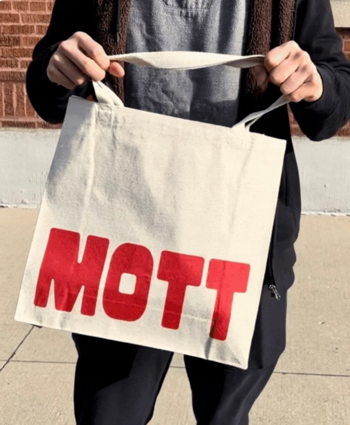 1401 N Ashland Ave - Mott Burger*